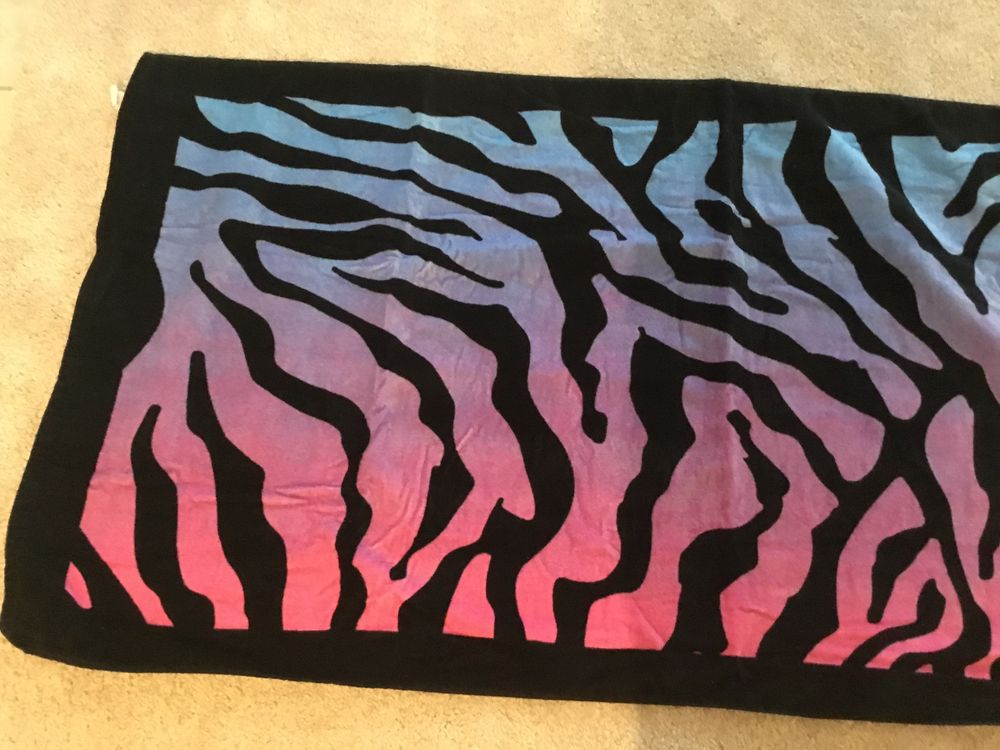 Schönes Badetuch (Gebraucht) in Würenlos für CHF 8 – nur Abholung auf Ricardo kaufen