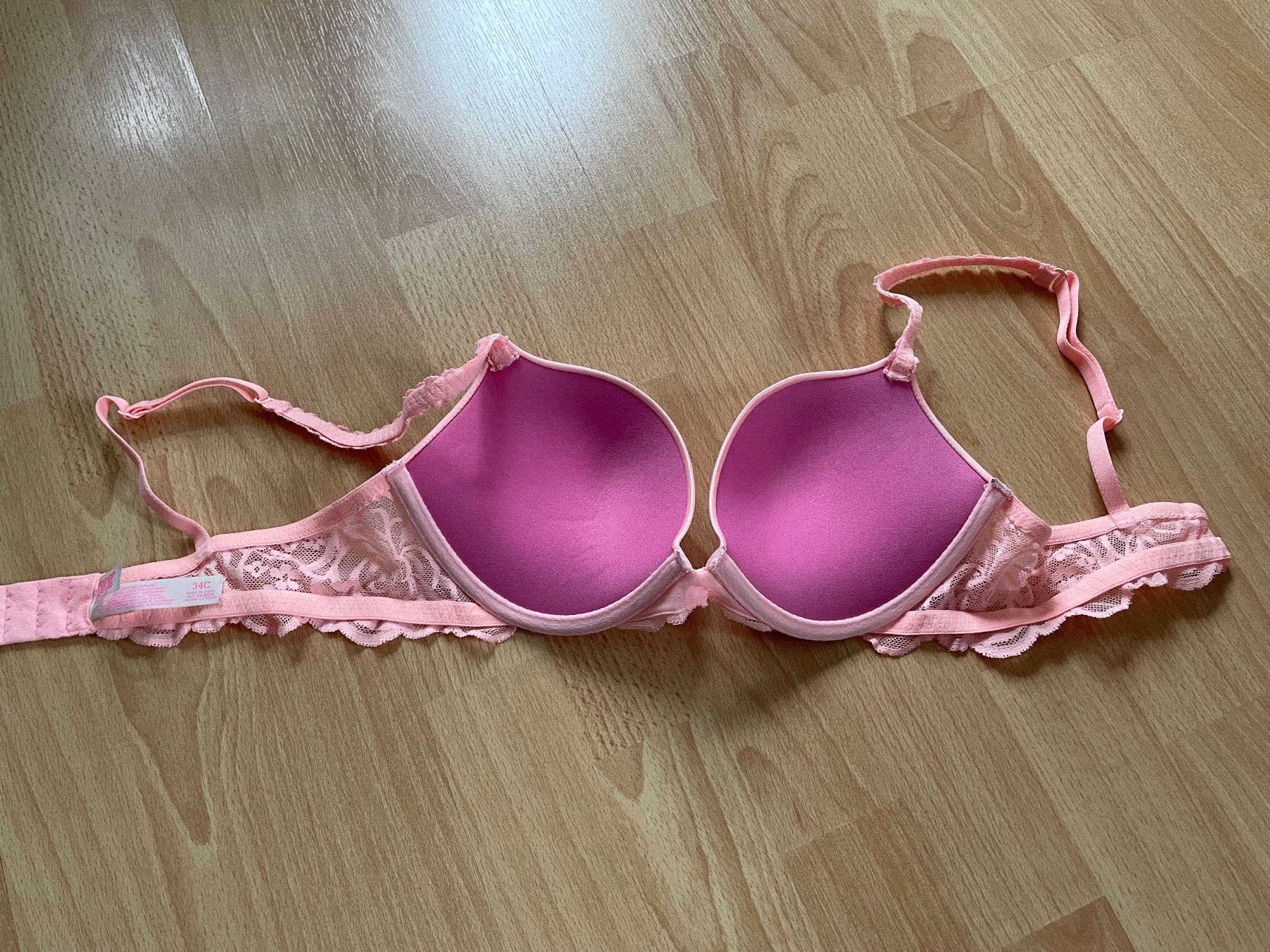 Victoria's Secret PINK BH, Grösse 34C (US), mit Spitze🌸 (Gebraucht) in ...