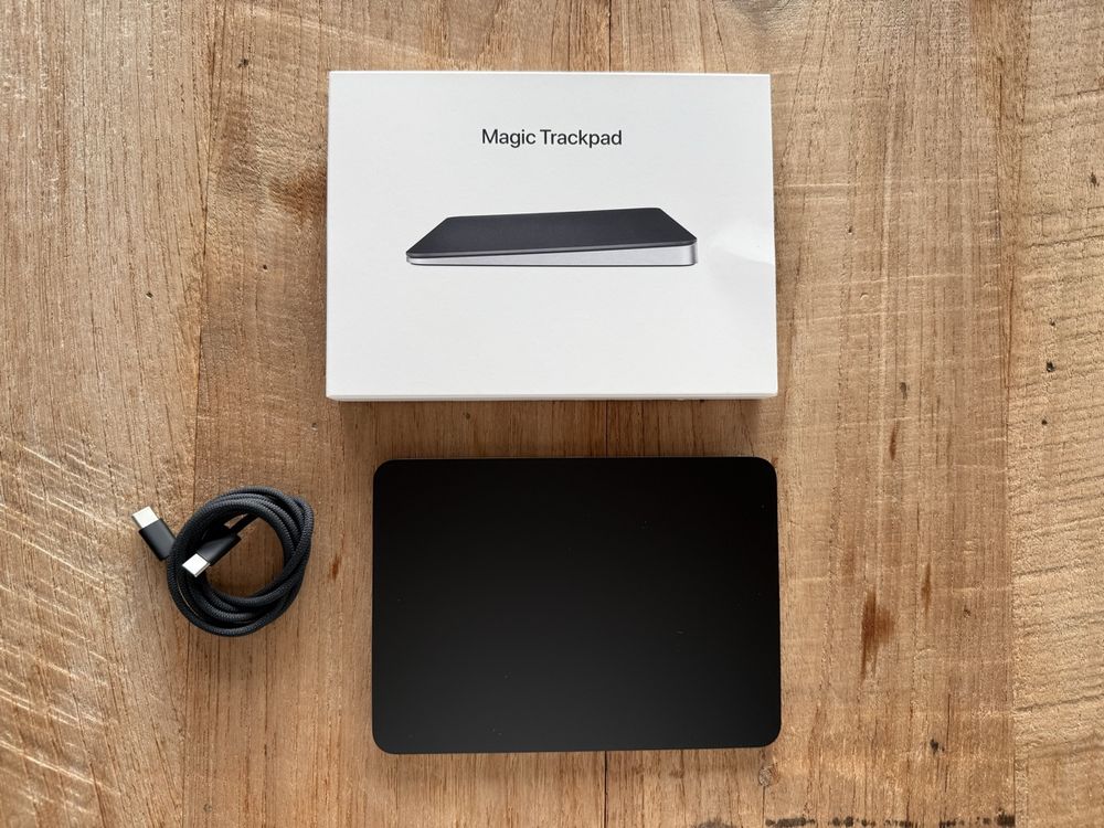 Apple Magic Trackpad (USB-C) Schwarze MultiTouch Oberfläche (Gebraucht ...