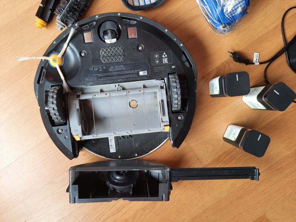 iRobot® Roomba® 691 + 3 Dual Mode Virtual Wall® +Ersatzteile | Kaufen auf Ricardo