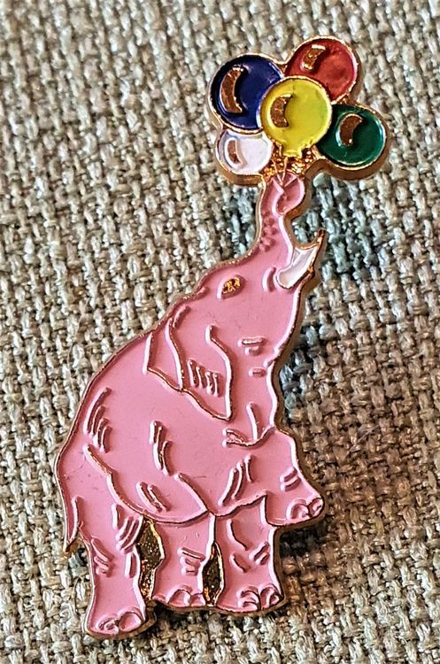 I687 - Kunst Pin Simone Erni - Circus Elefant (Gebraucht) in Reinach BL für CHF 2 – mit ...