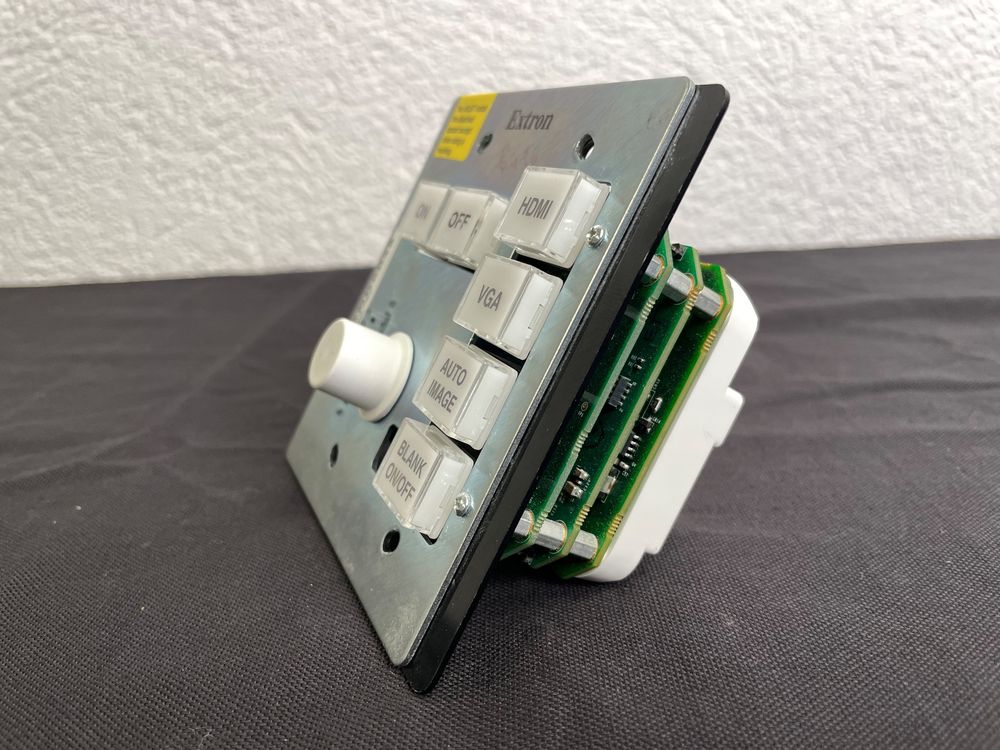 Extron MLC Plus 100 (Gebraucht) in Bern für CHF 300 – mit Lieferung auf ...