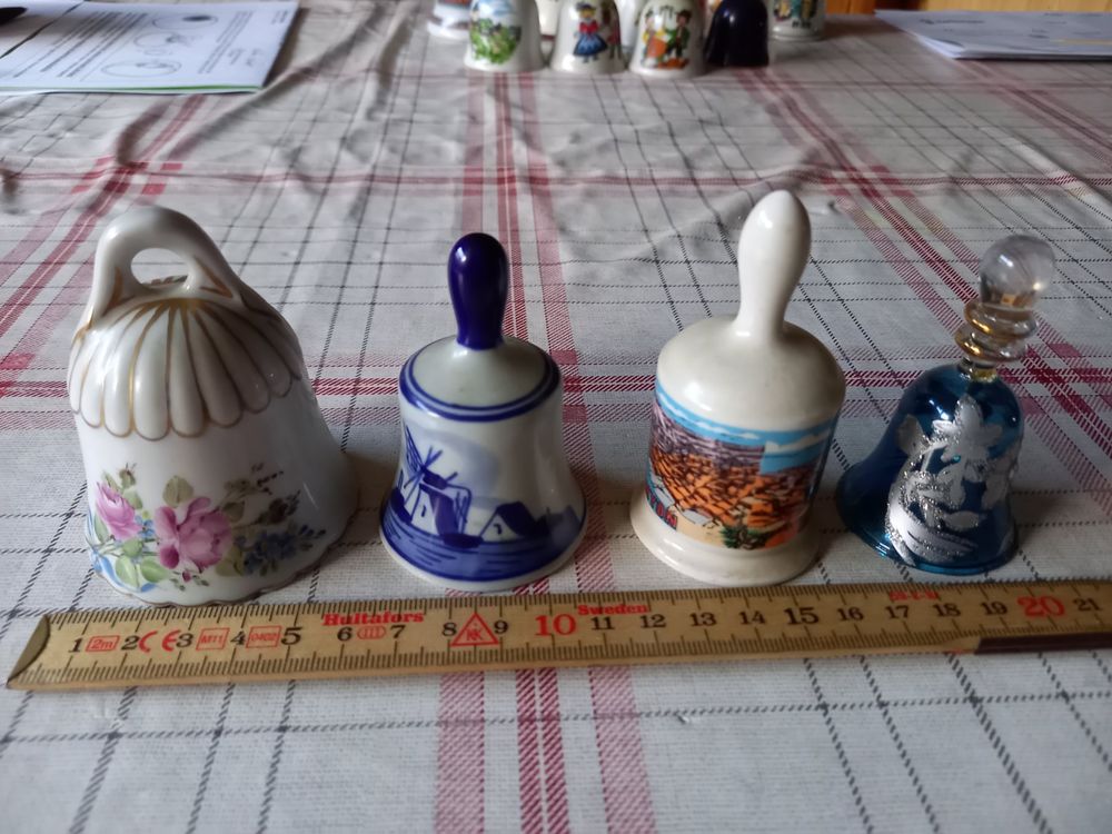 4 Sammlerglöckchen Porzellan Souvenir Deko Glocken (Gebraucht) in ...
