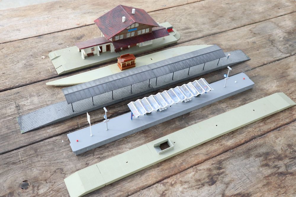 Kibri / FALLER - Bahnsteig + Bahnhof Set H0 (Gebraucht) in für CHF 29 ...