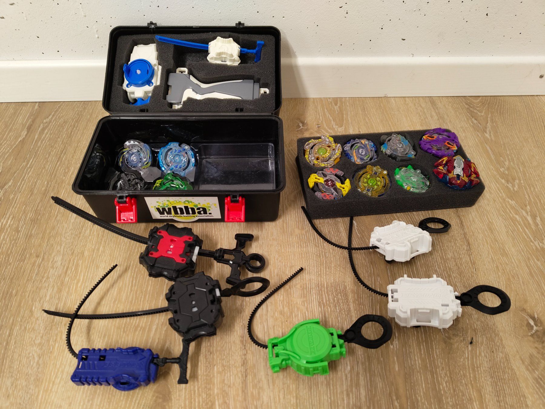 Beyblade Set mit 12 Beyblades (Gebraucht) in Rupperswil für CHF 21 ...