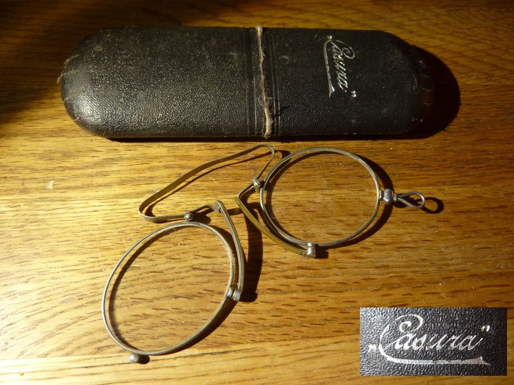 Antike Brille Casura mit Original Lederetui (Gebraucht) in Hochfelden ...