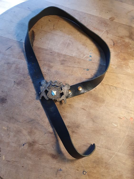 Gürtel mit Zürischnalle (Gebraucht) in Zürich für CHF 5 – nur Abholung ...