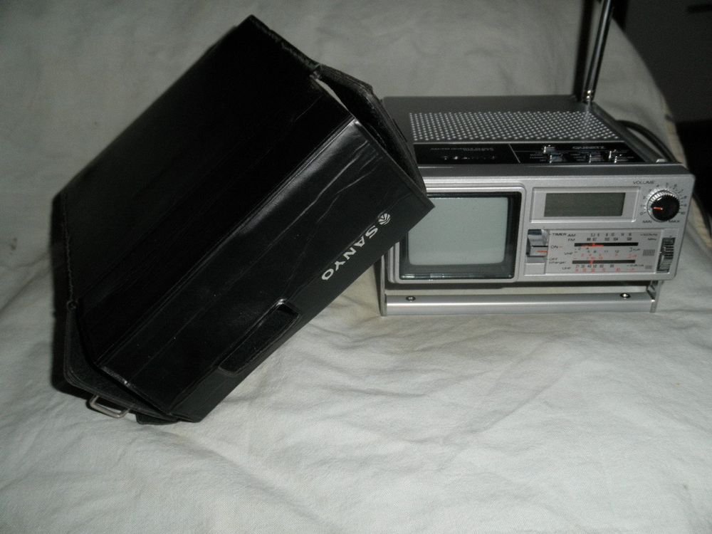 Sanyo AM/FM Quartz Clock Radio & TV TPM2140 (Gebraucht) in Wittenbach ...