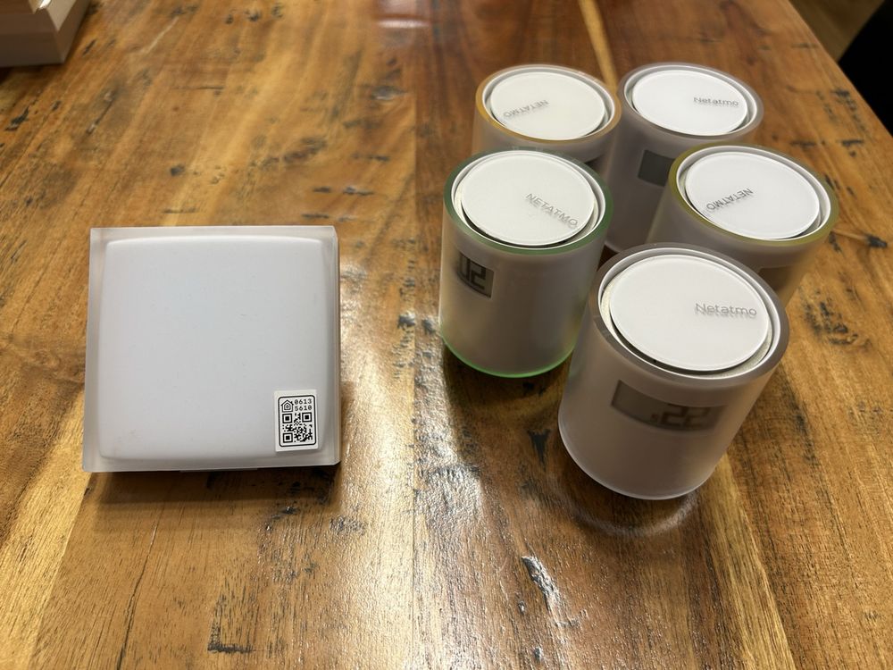 Netatmo, 5 Têtes Thermostatiques intelligentes + Hub | Kaufen auf Ricardo