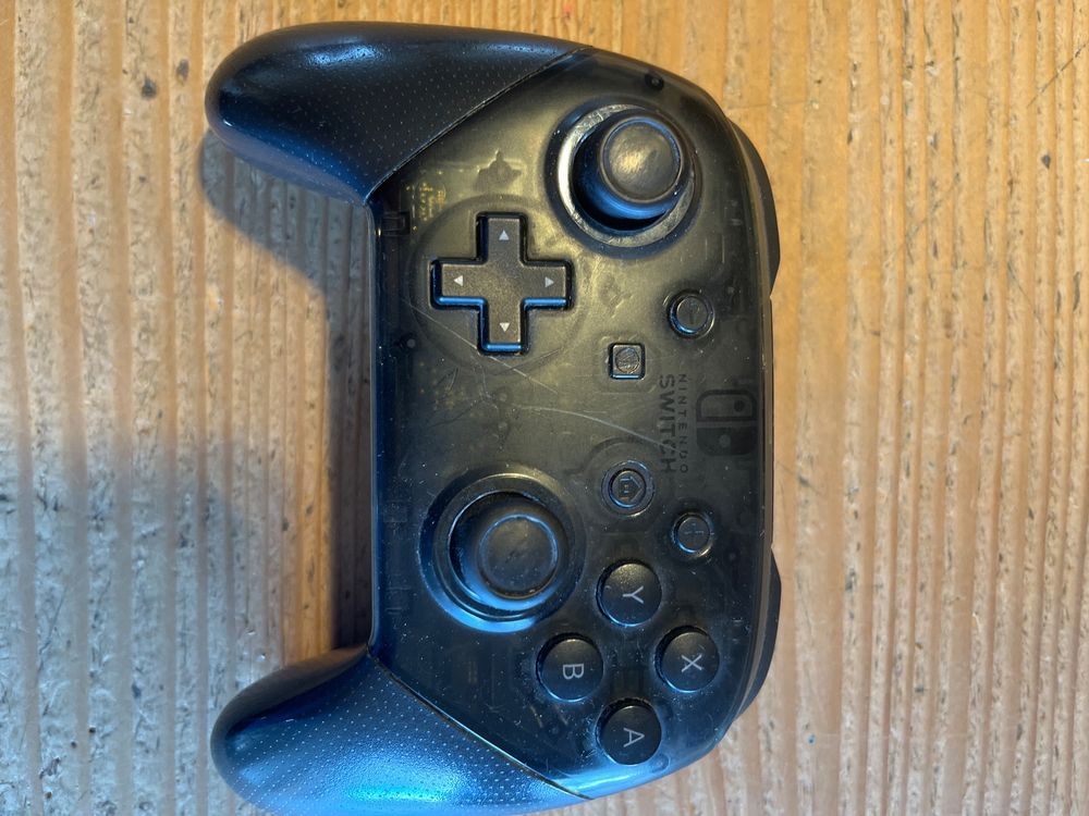 Nintendo Switch Pro-Controler Scharz | Kaufen auf Ricardo