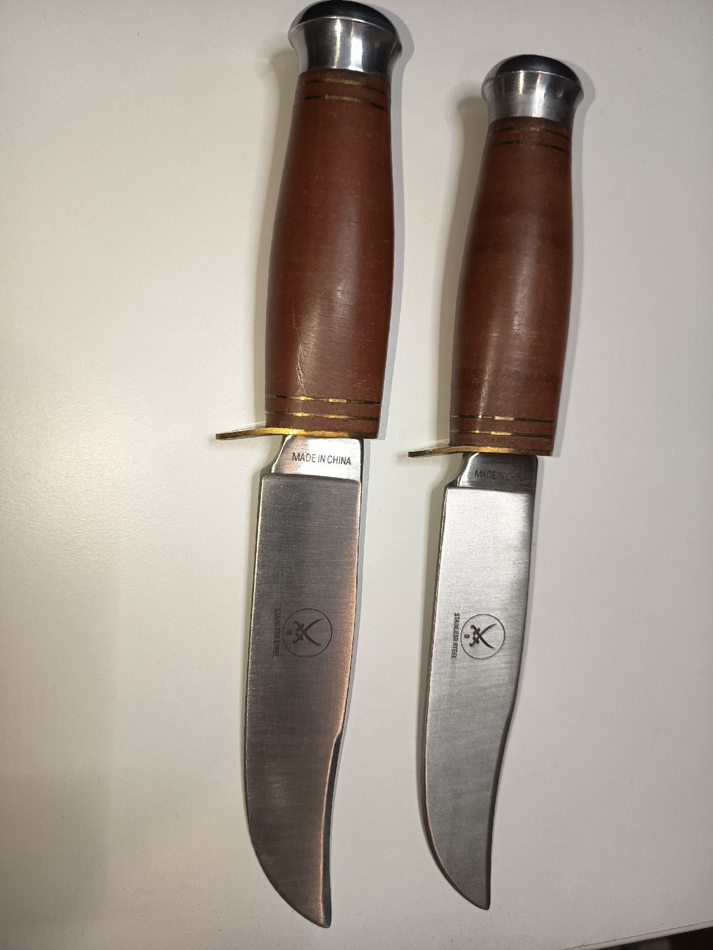 Zwei Buffalo Bill Messer - Sammlerstücke für Liebhaber (Neu (gemäss ...