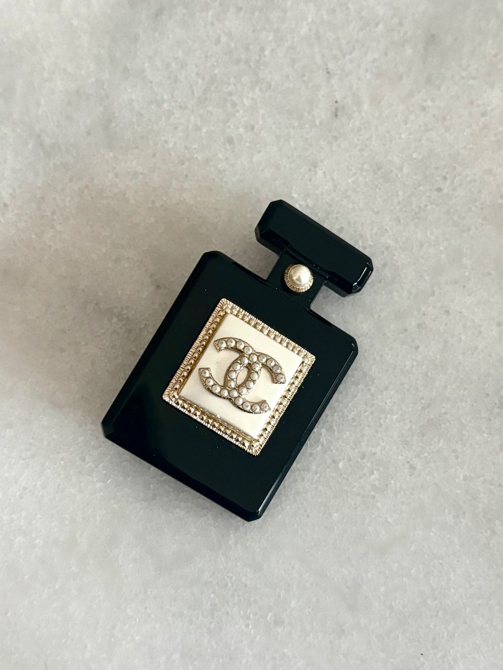 SELTENE CHANEL Sammlerstück-Brosche Ab 1.- !!!! (Gebraucht) in ...