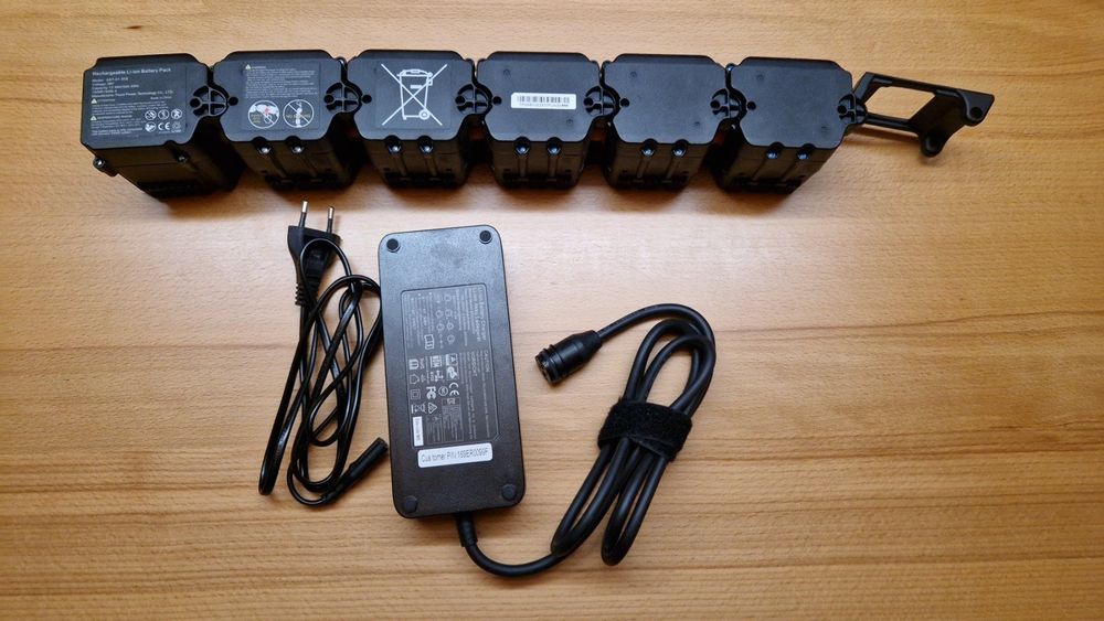 E-Bike Akku AST-01-35S mit Ladegerät (Gebraucht) in Nebikon für CHF 200 ...