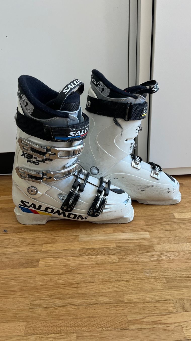 Salomon X3 JR Pro Boots, size 26.0 flex 110 (Gebraucht) in St-Sulpice ...