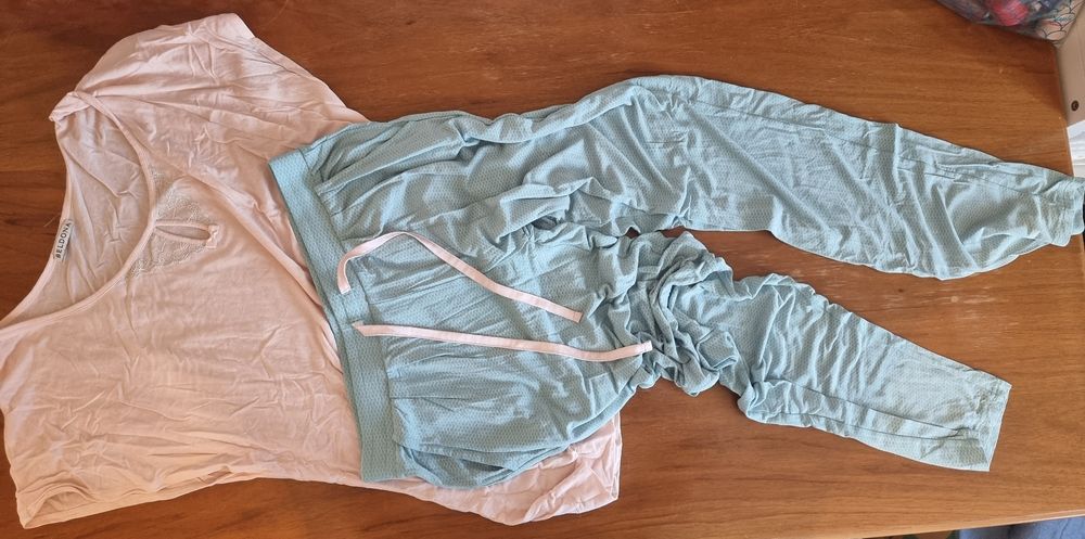 Beldona Pyjama Set: Top & Hose, Grösse M, Sommerleicht (Gebraucht) in ...