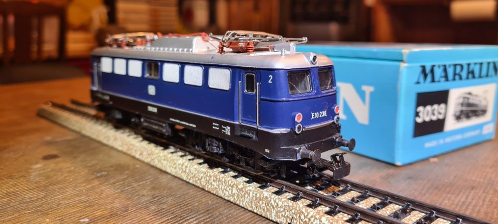 Märklin Elektrolokomotive 3039 (Gebraucht) in Golaten für CHF 80 – mit ...