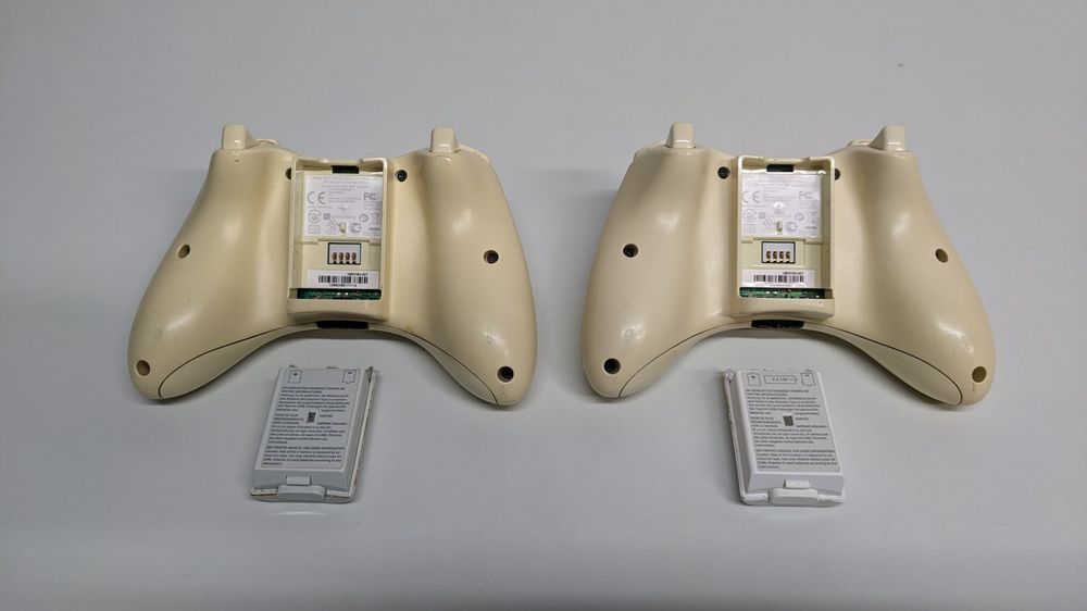 2 x Original Xbox 360 Controller, Wireless (Gebraucht) in Menziken für ...