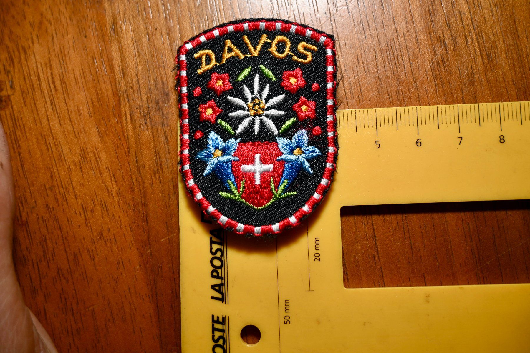 VINTAGE Badge DAVOS nos ST. GALLER STICKEREI klein wappen (Gebraucht ...