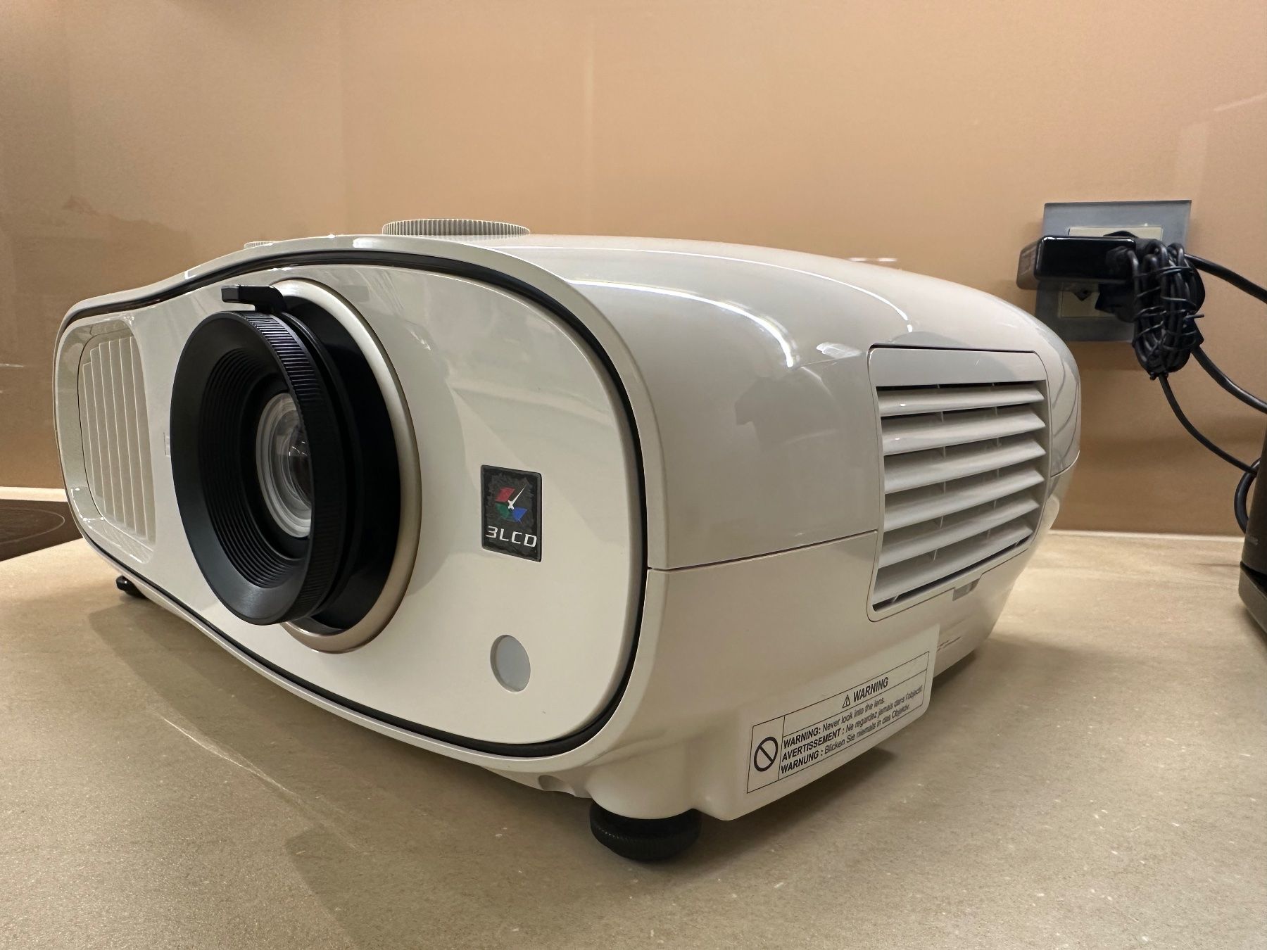 Epson EH TW 6700 mit neuer Original Lampe Laufzeit 0 Std. (Neu (gemäss ...