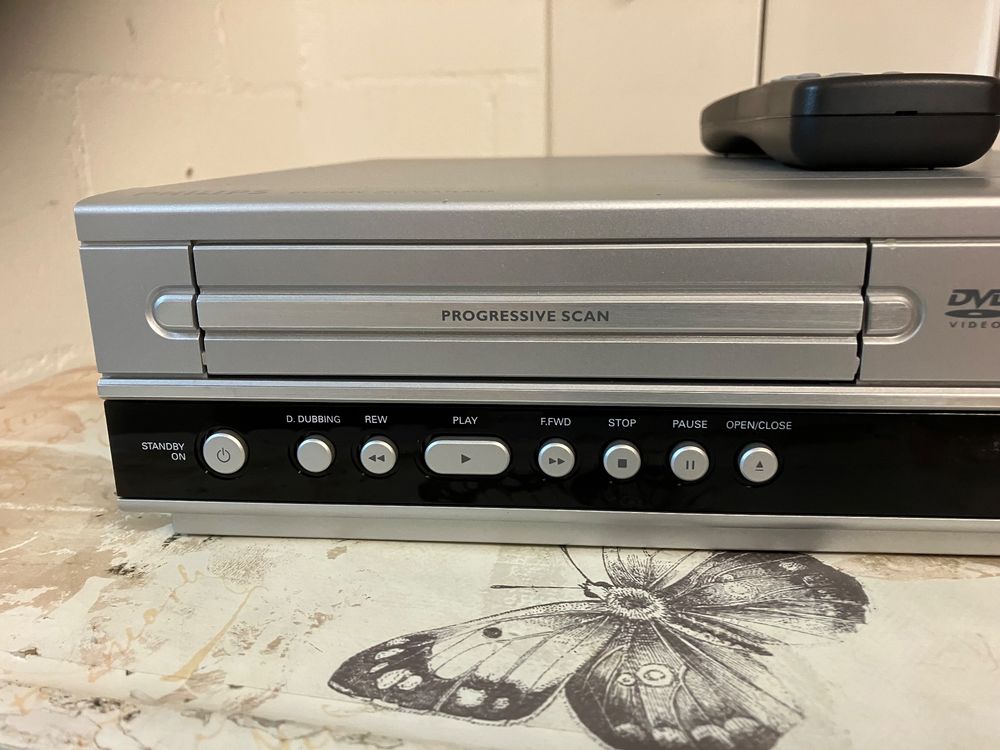Philips DVP3055V VHS-DVD-Player/Videorecorder - Silber | Kaufen auf Ricardo