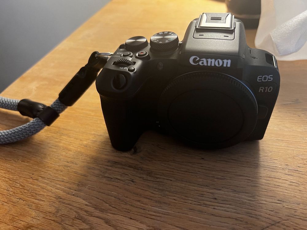 Canon EOS R10 Kit mit 18-45mm und EF-Adapter | Kaufen auf Ricardo