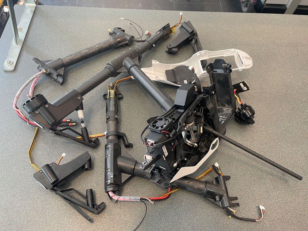 DJI Inspire 1 crashed parts (Defekt) in Chiasso für CHF 49 – mit ...