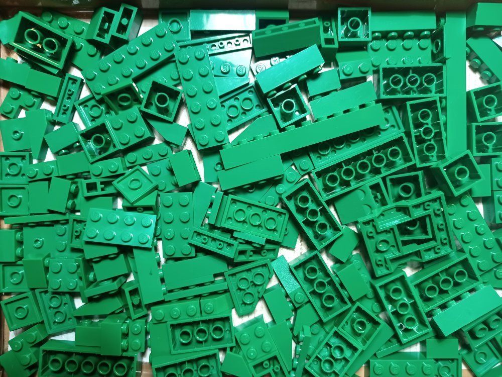 Lego 150 verschiedene grüne Teile -L73 (Gebraucht) in Morges für CHF 16 – mit Lieferung auf ...