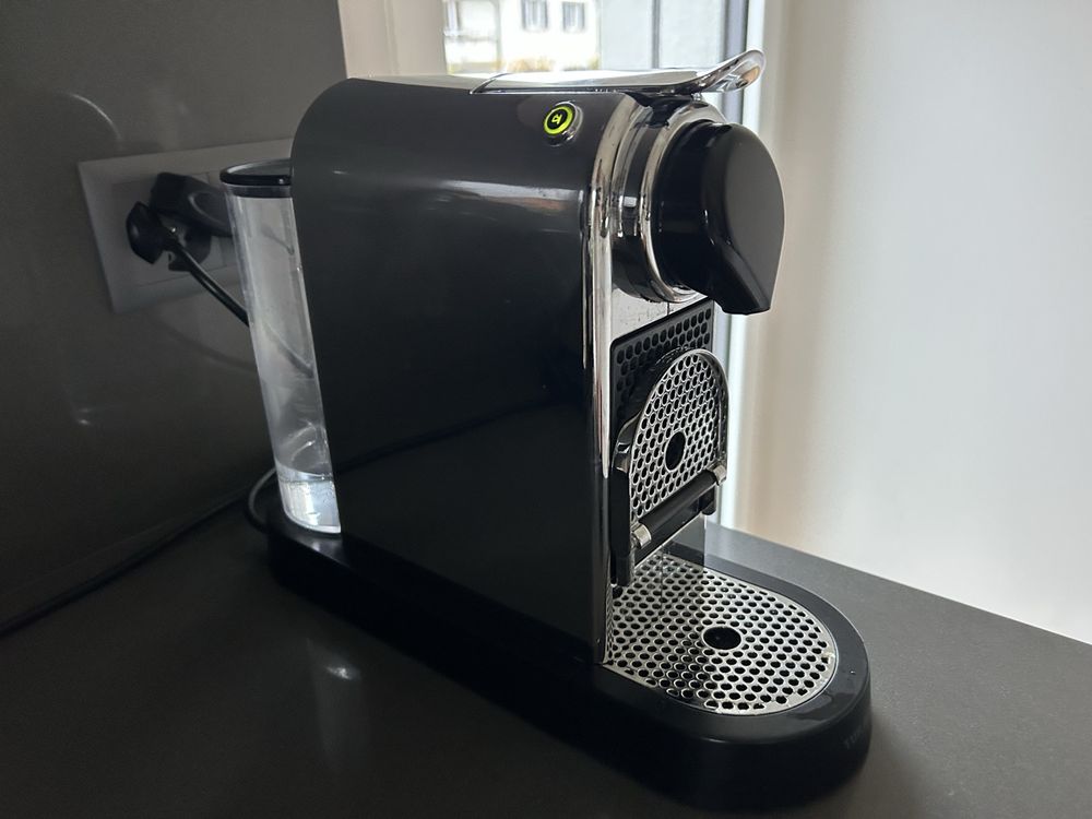 Machine Nespresso Citiz (D'occasion) à Vich pour CHF 35 – retrait ...
