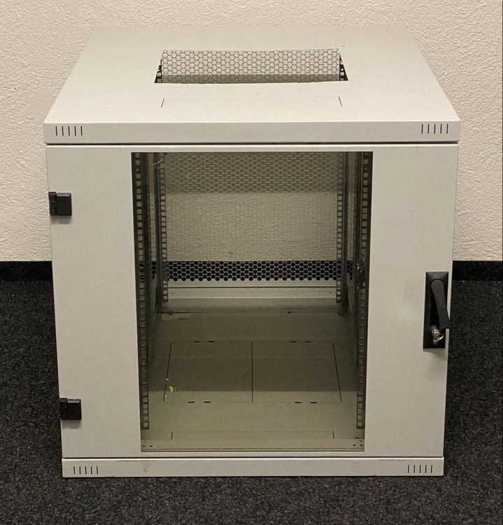 TRITON 19 Zoll Rack Serverschrank guter Zustand, 6 Schlüssel (Gebraucht ...