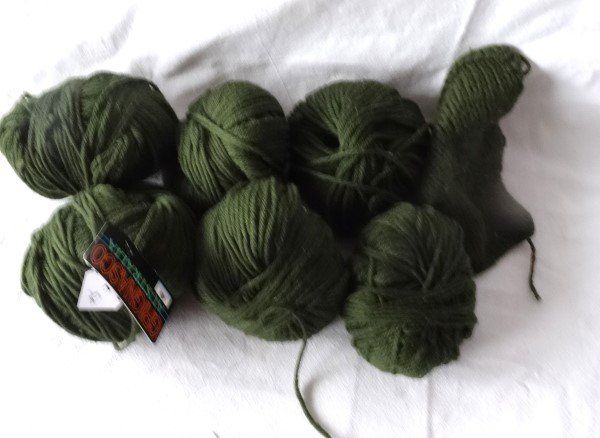 Wolle dunkel grün (Gebraucht) in Minusio für CHF 8 – mit Lieferung auf ...