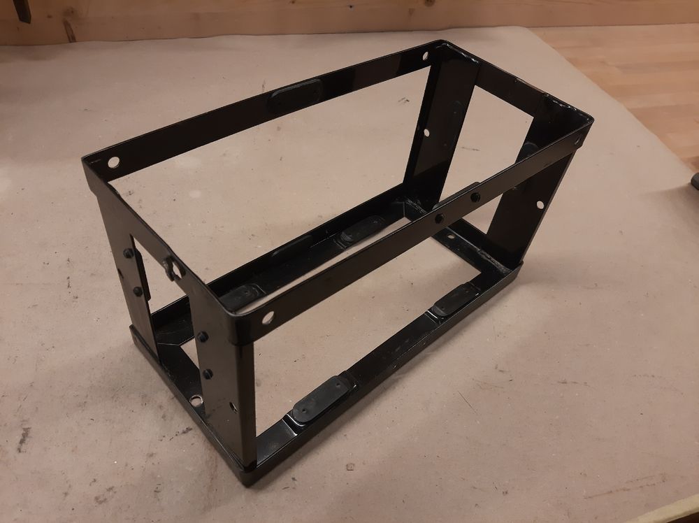 Halterung für Dieselkanister (Gebraucht) in Mels für CHF 17 – mit ...