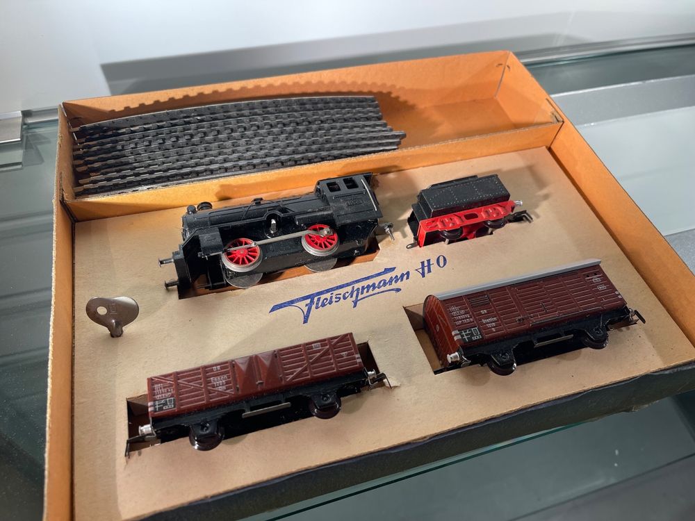 Fleischmann H0 Lokomotive Set mit Waggons und Schienen Neu (Neu und ...