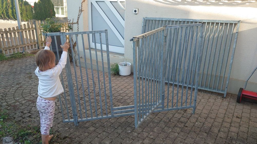 Absperr - Gitter mit Tür, sehr massiv für draussen (Gebraucht) in ...