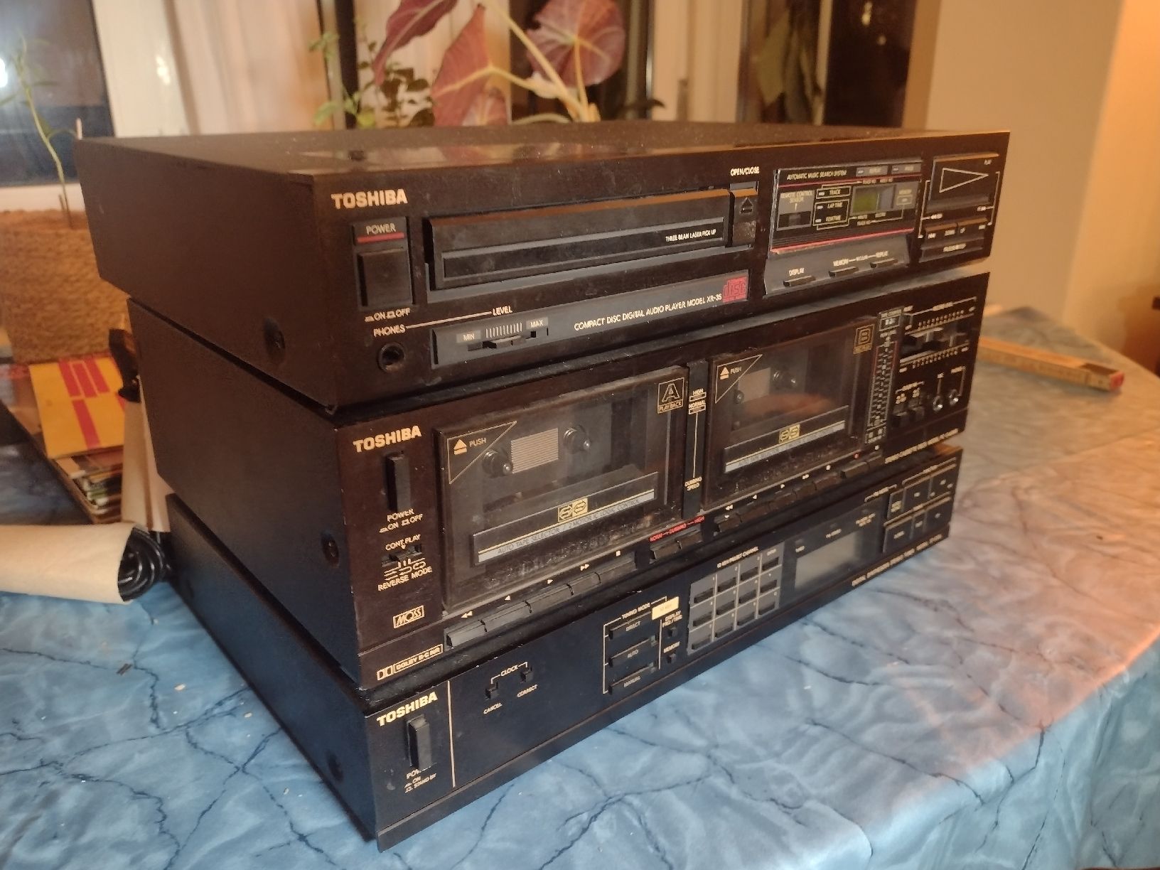 Vintage Toshiba Stereo System - CD, Cassette, Radio - Defekt (Defekt ...