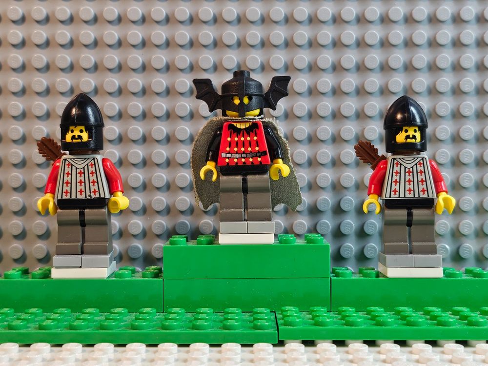 3 Lego-Minifiguren der Serie Castle, Fledermauslord Umhang,. | Kaufen ...