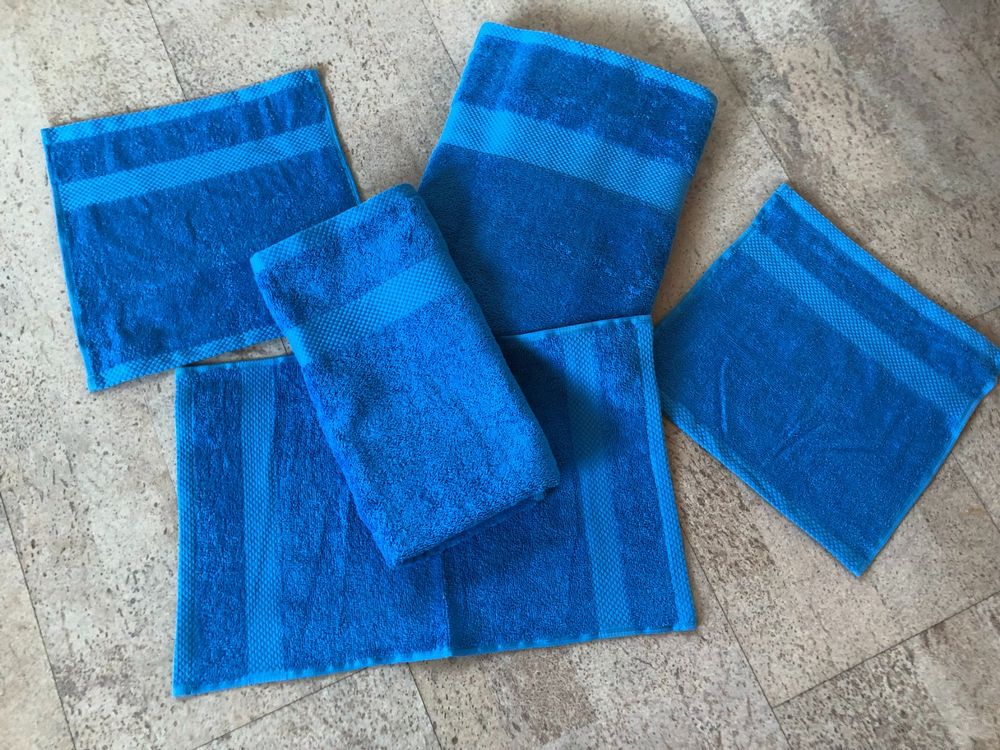 5-teiliges Frottée Handtuch-Set, Farbe blau "NEU" (Neu und originalverpackt) in Widnau für CHF ...