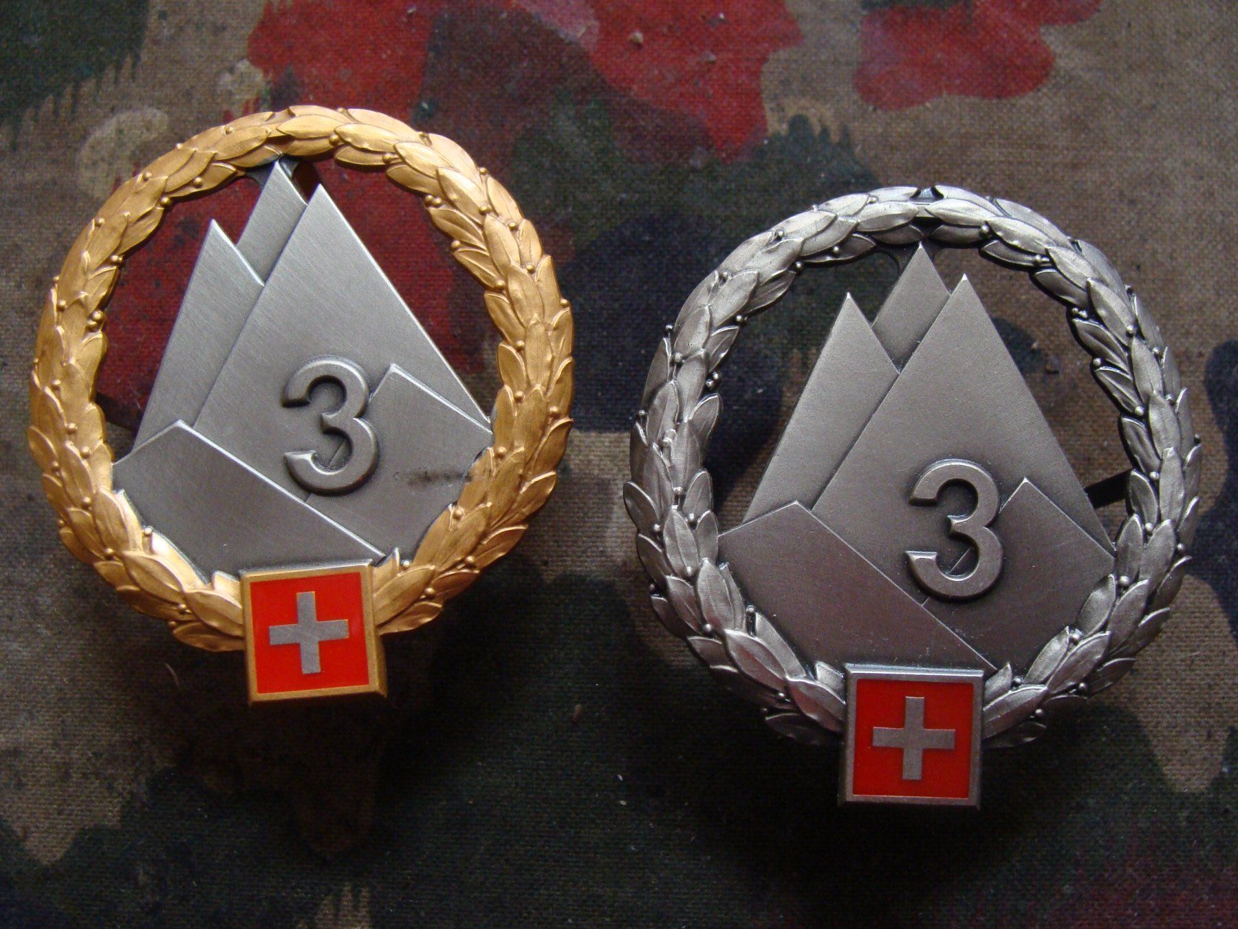 Emblème béret, division de montagne 3 (D'occasion) à Cuarny pour CHF 5 – avec livraison ...