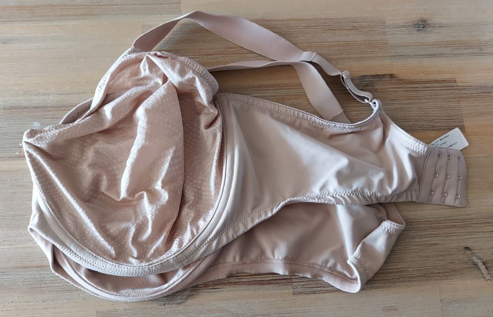 Beiger Triumph Bügel-BH Gr. 95G (Gebraucht) in Basel für CHF 7 – mit ...
