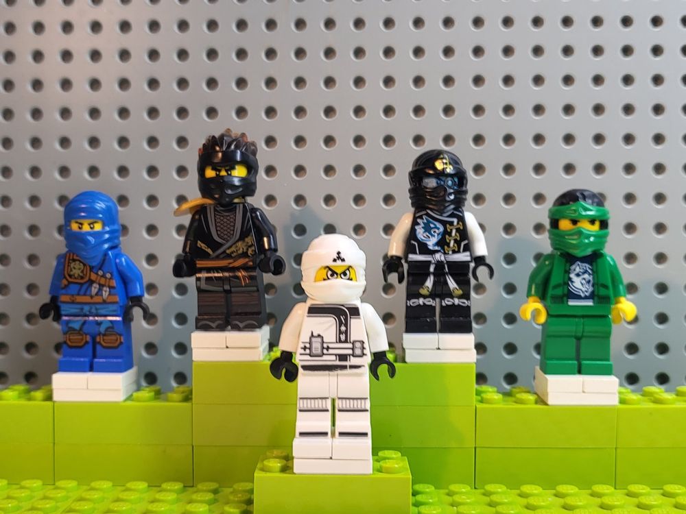 5 Lego-Minifiguren, Original oder viel Eigenkreation (Gebraucht) in ...