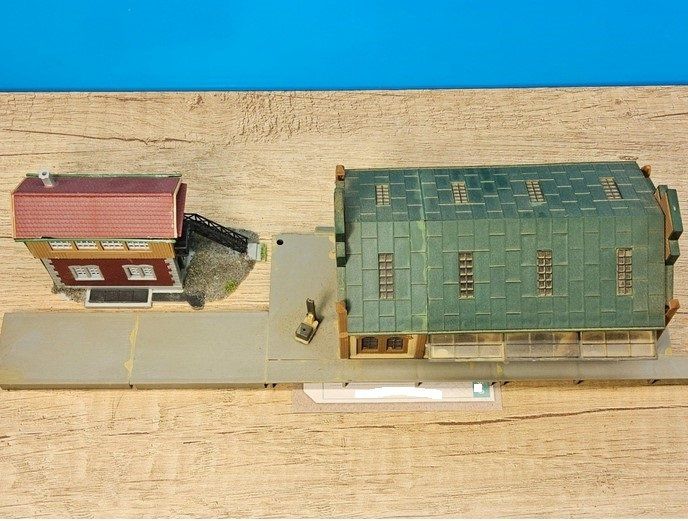 Güterschuppen von Faller _ Stellwerk von Kibri Spur N (Gebraucht) in ...