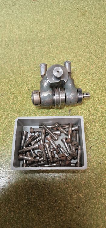 Schaublin 70 - Appereil à rectifier et pinces B8 (Gebraucht) in La ...