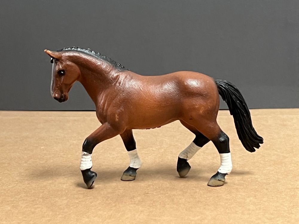 Schleich Hannoveraner Stute 13296 Pferd (Gebraucht) in Ennetbaden für CHF 13 – mit Lieferung auf ...