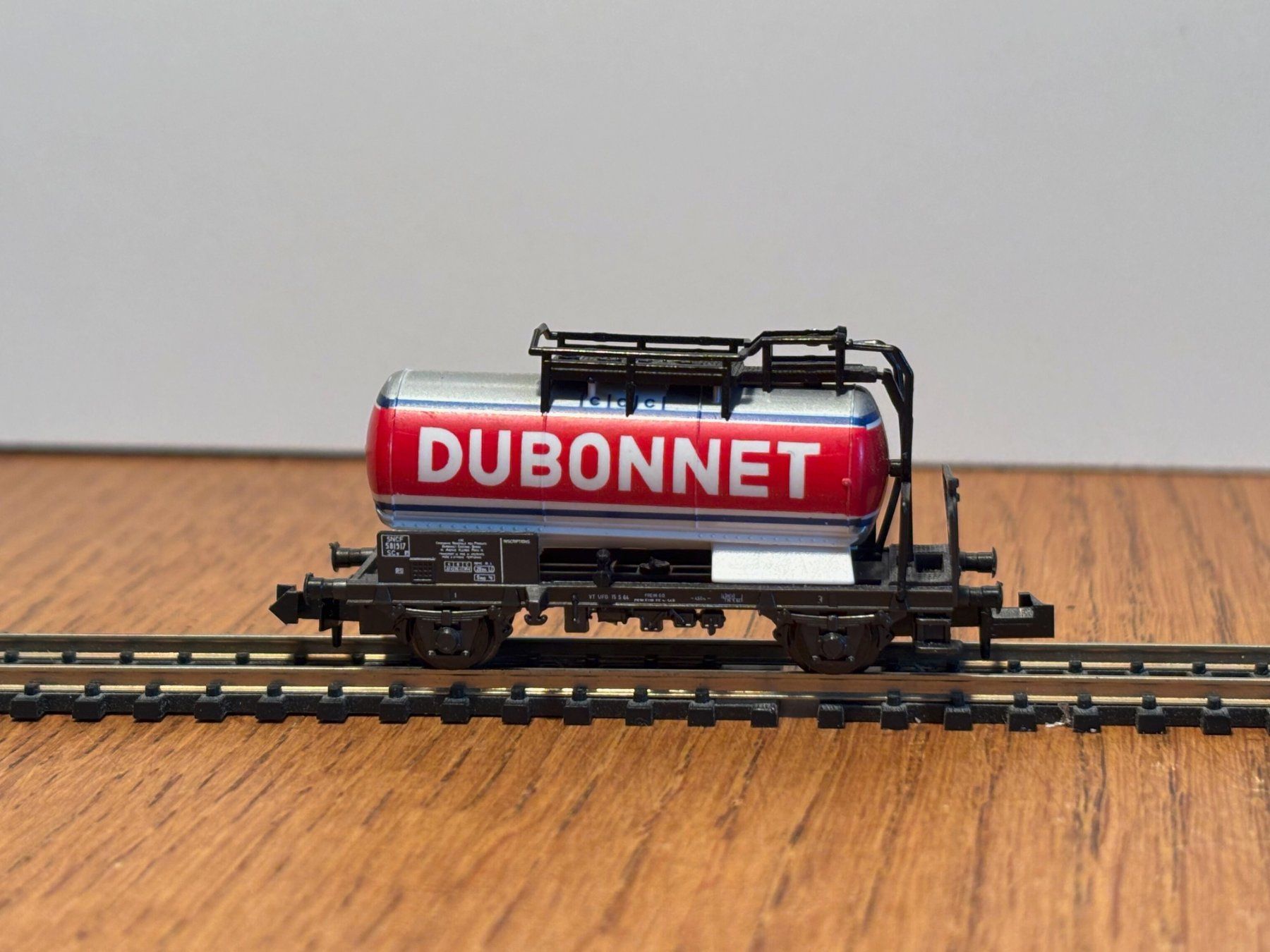 *e263: Tankwagen DUBONNET, Hersteller Roco (Spur N) (Gebraucht) in Birsfelden für CHF 10 – mit ...