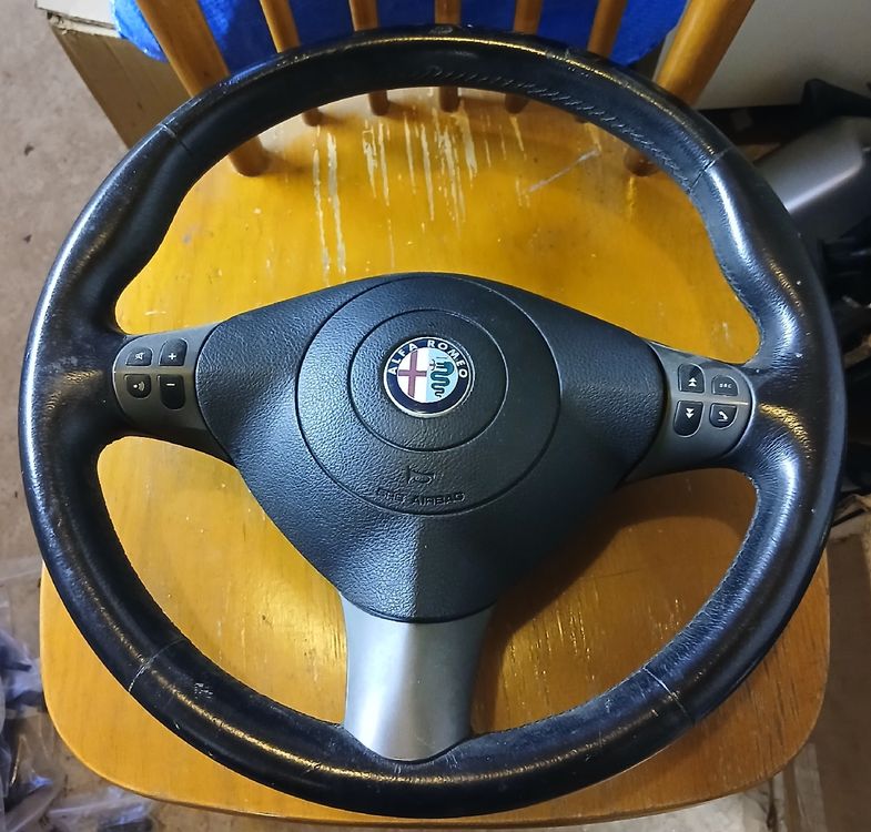 Volant Alfa Romeo GT 2003-2010 (Usato) a la heutte per CHF 25 – solo ...