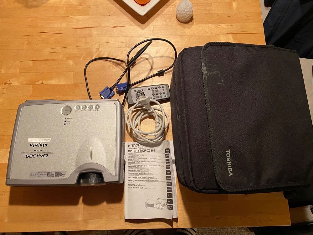 Hitachi CP-X 328 T Beamer | Kaufen auf Ricardo