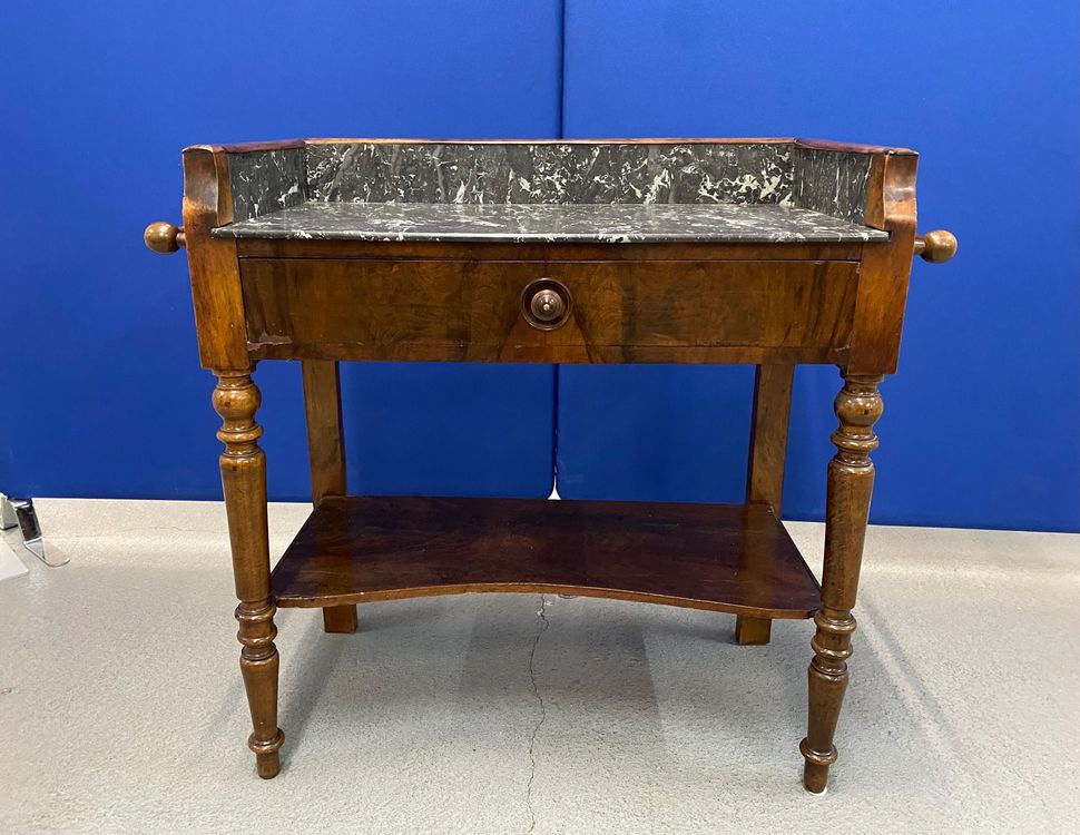 Antiker Konsolentisch mit Marmorplatte (Gebraucht) in Bern für CHF 75 – nur Abholung auf Ricardo ...