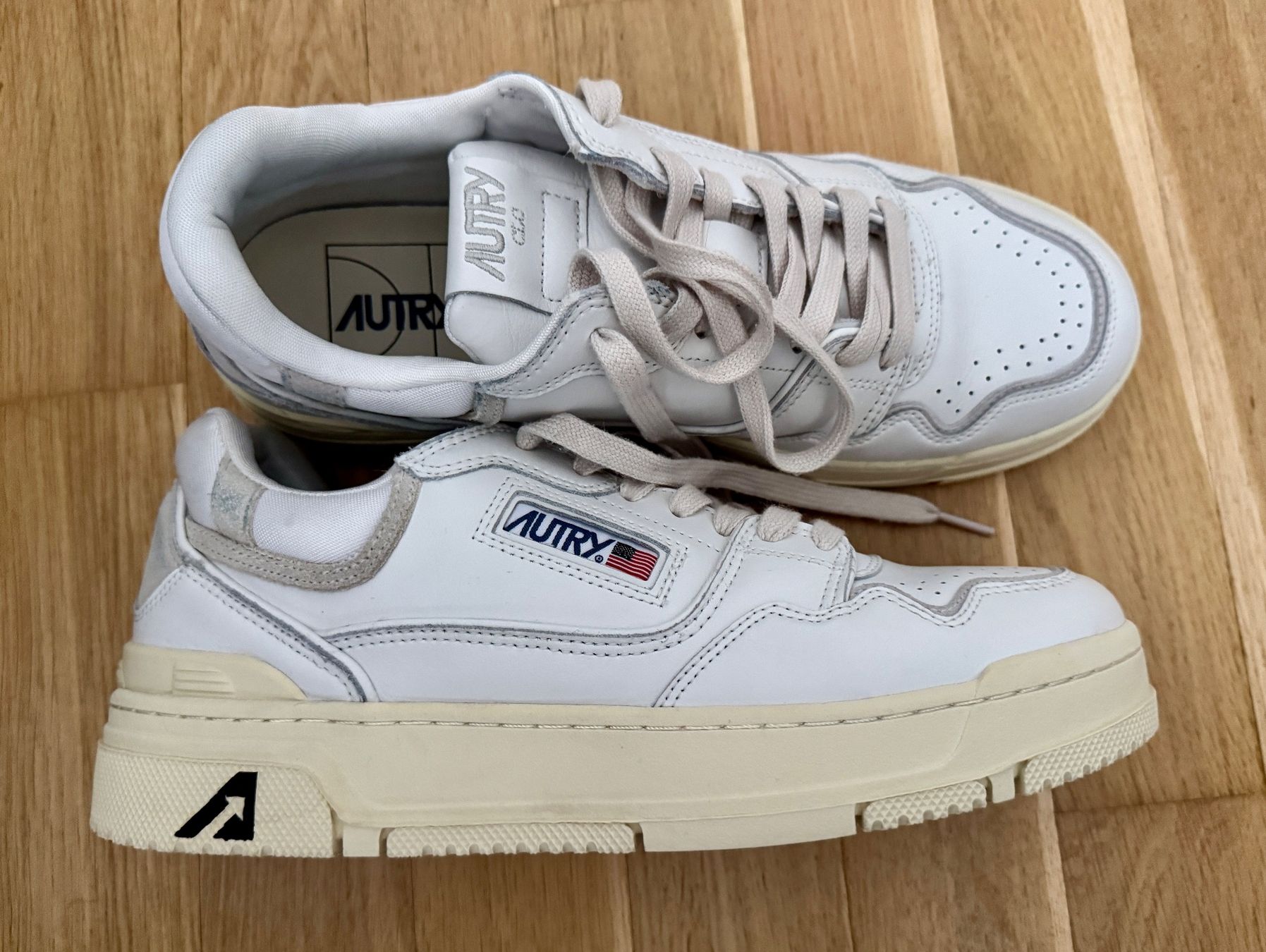 AUTRY CLC Low retro Sneaker Weiss in d.G. 42 NEUWERTIG (Gebraucht) in ...