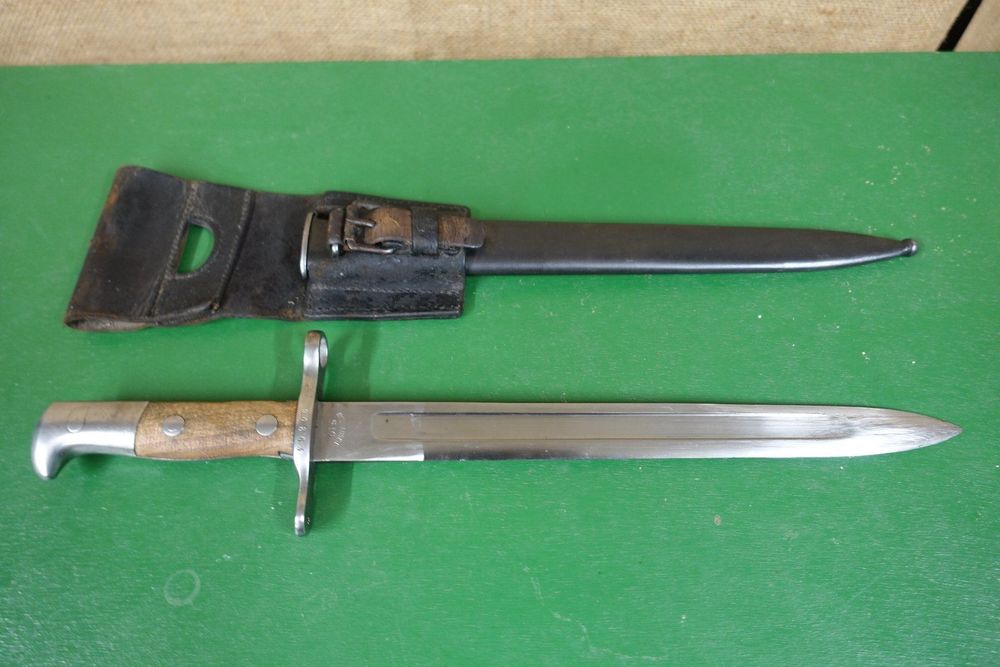 Bajonett 1889, Säbel, Faschinenmesser (Gebraucht) in Richigen für CHF 100 – mit Lieferung auf ...