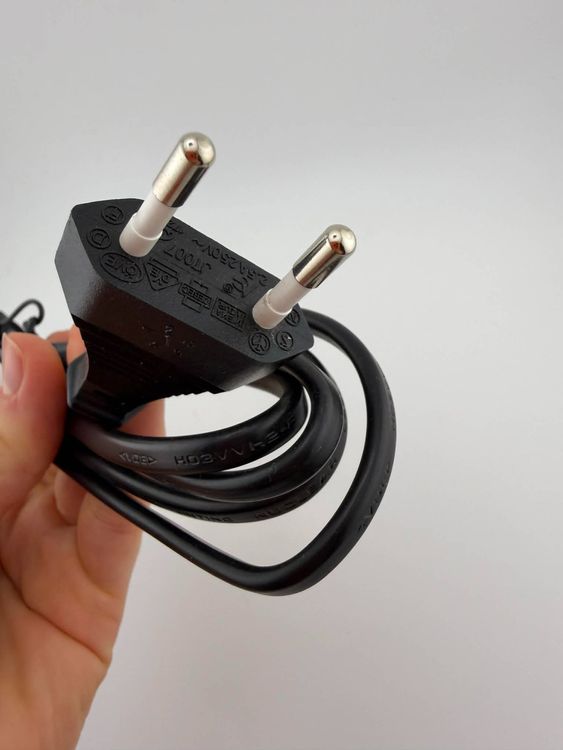 Netzkabel IEC C7 “Acht” / Eurostecker – 1m🇨🇭 (Gebraucht) in Riehen für ...