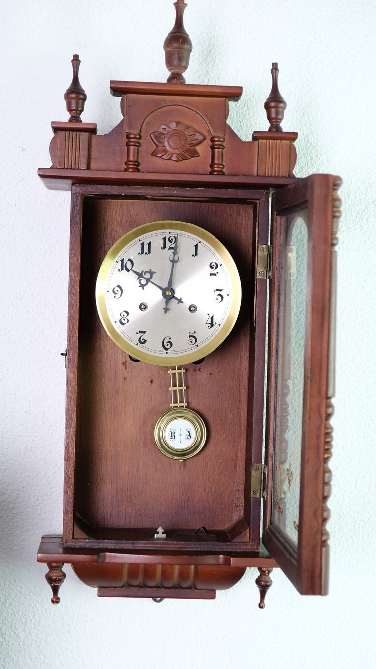 Wanduhr Mit Pendel Antik